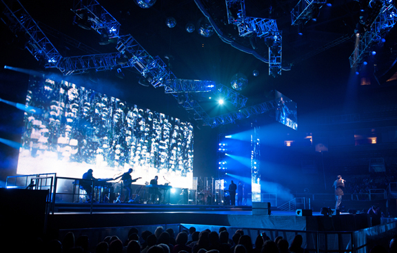 Simon Sidi Gives the Truss a Mangled Look for "Idols Live" | PLSN