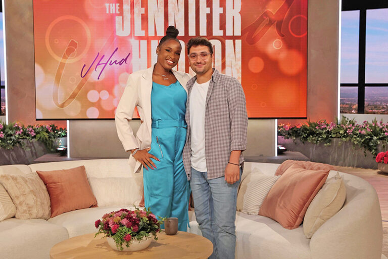 The Jennifer Hudson Show: A Warm and Welcoming Set | PLSN
