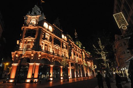 Renovated Inno Building in Antwerp Lit with Massive SGM LEDs – PLSN