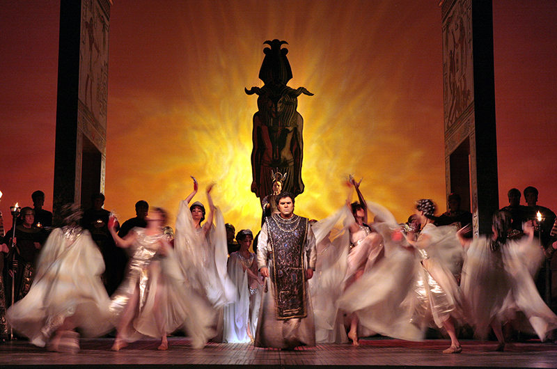 Opera Lighting: Broad Strokes, Big Drama | PLSN