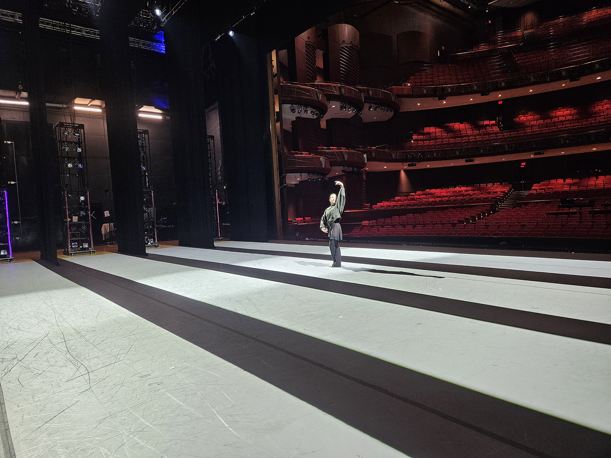 LD Ben Rawson Lights Garrett Smith's ‘Corridors’ at Atlanta Ballet with ...