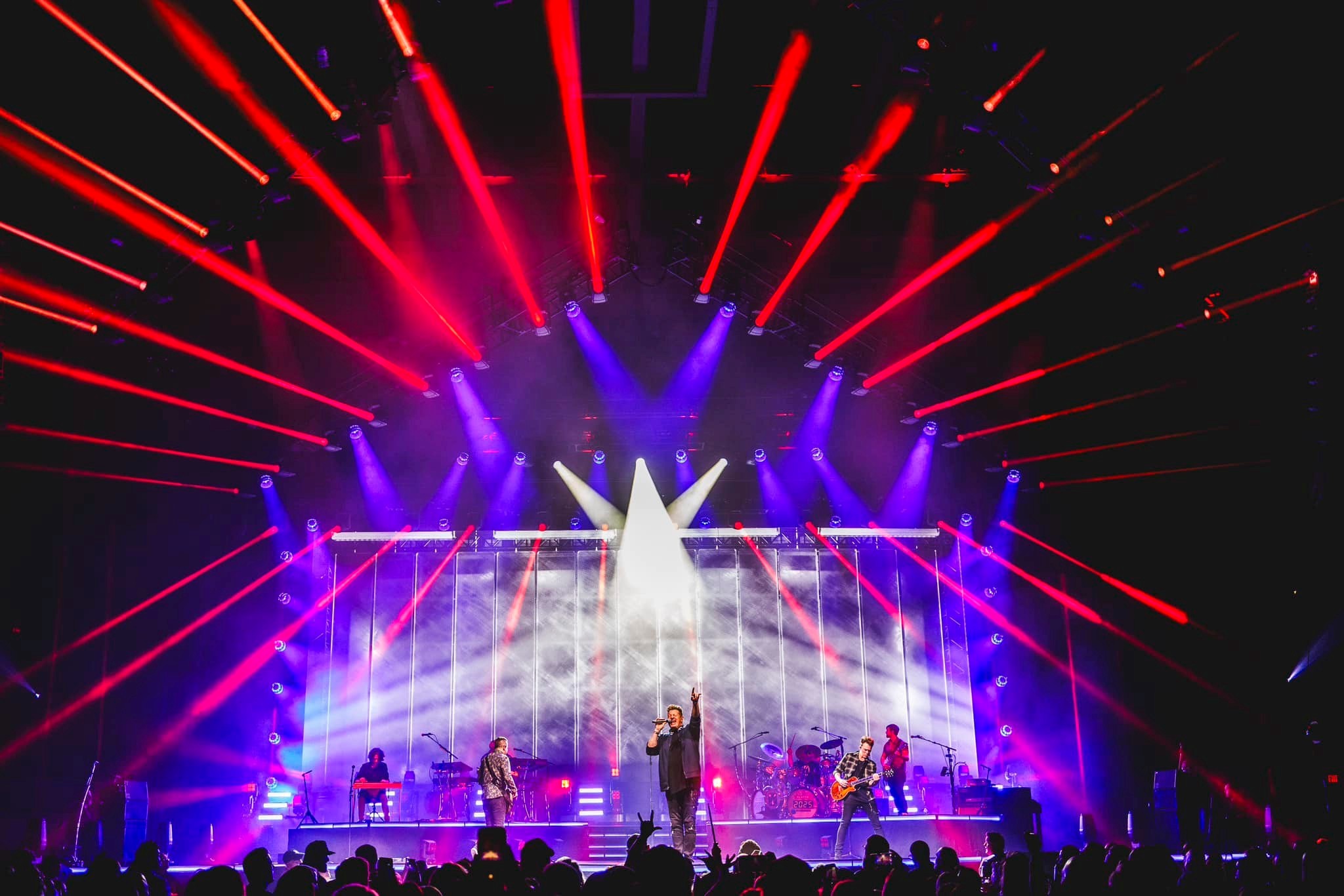 Lüz Studio and Bandit Lites Illuminate Rascal Flatts' 'Life is Highway ...