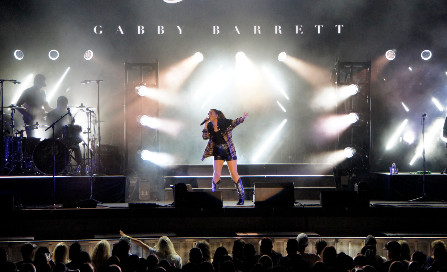 Erik McCandless Pixel Maps Entire Rig for Gabby Barrett with Help From ...