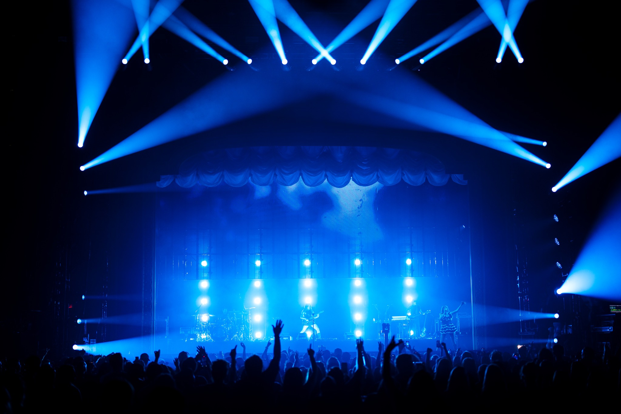 Lightswitch Use CHAUVET Professional Color Strike Ms on Halsey's 'For My Last Trick: The Tour ...