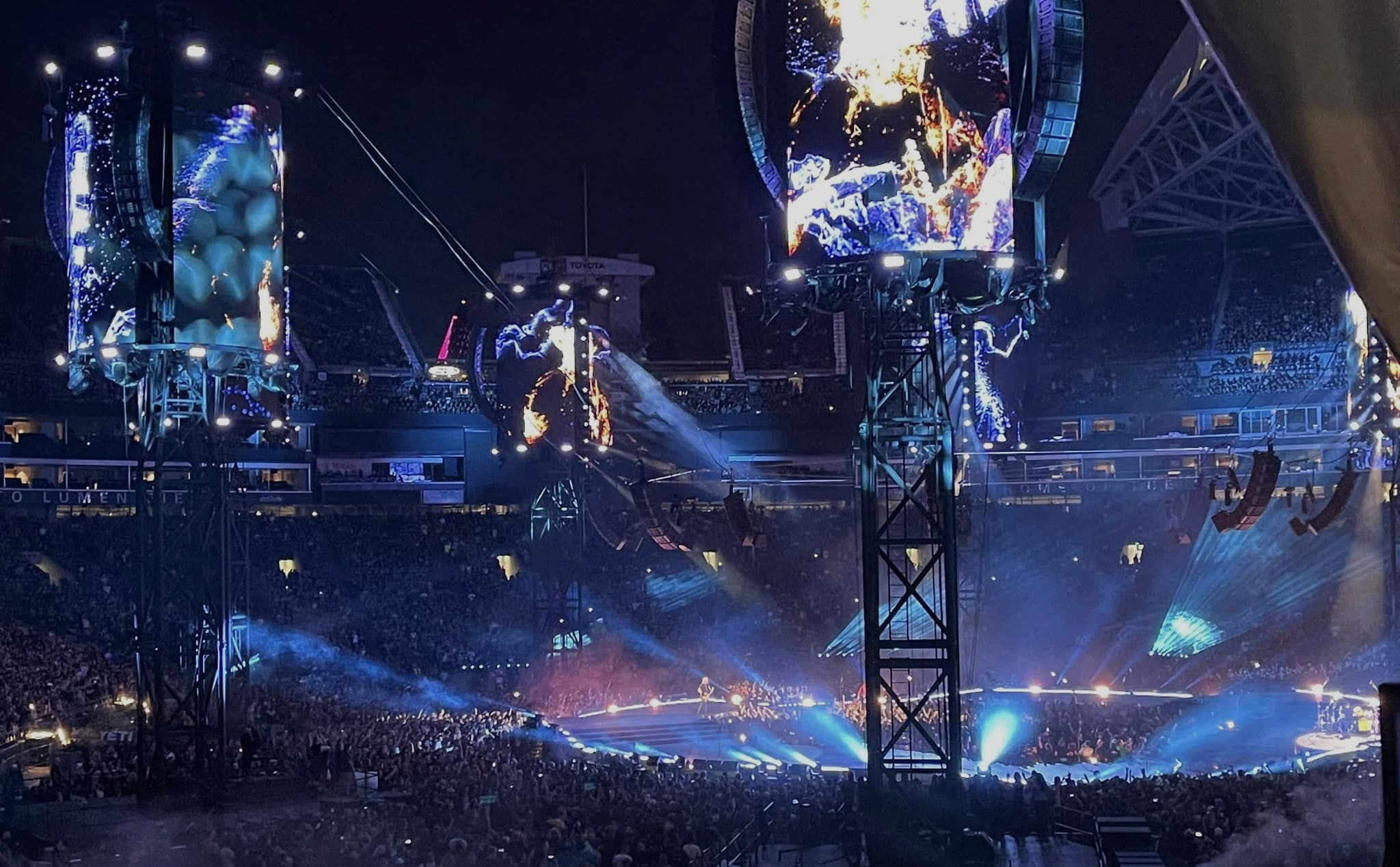 Rob Koenig Powers Metallica 'M72 World Tour' Looks with CHAUVET Professional Color STRIKE M | PLSN