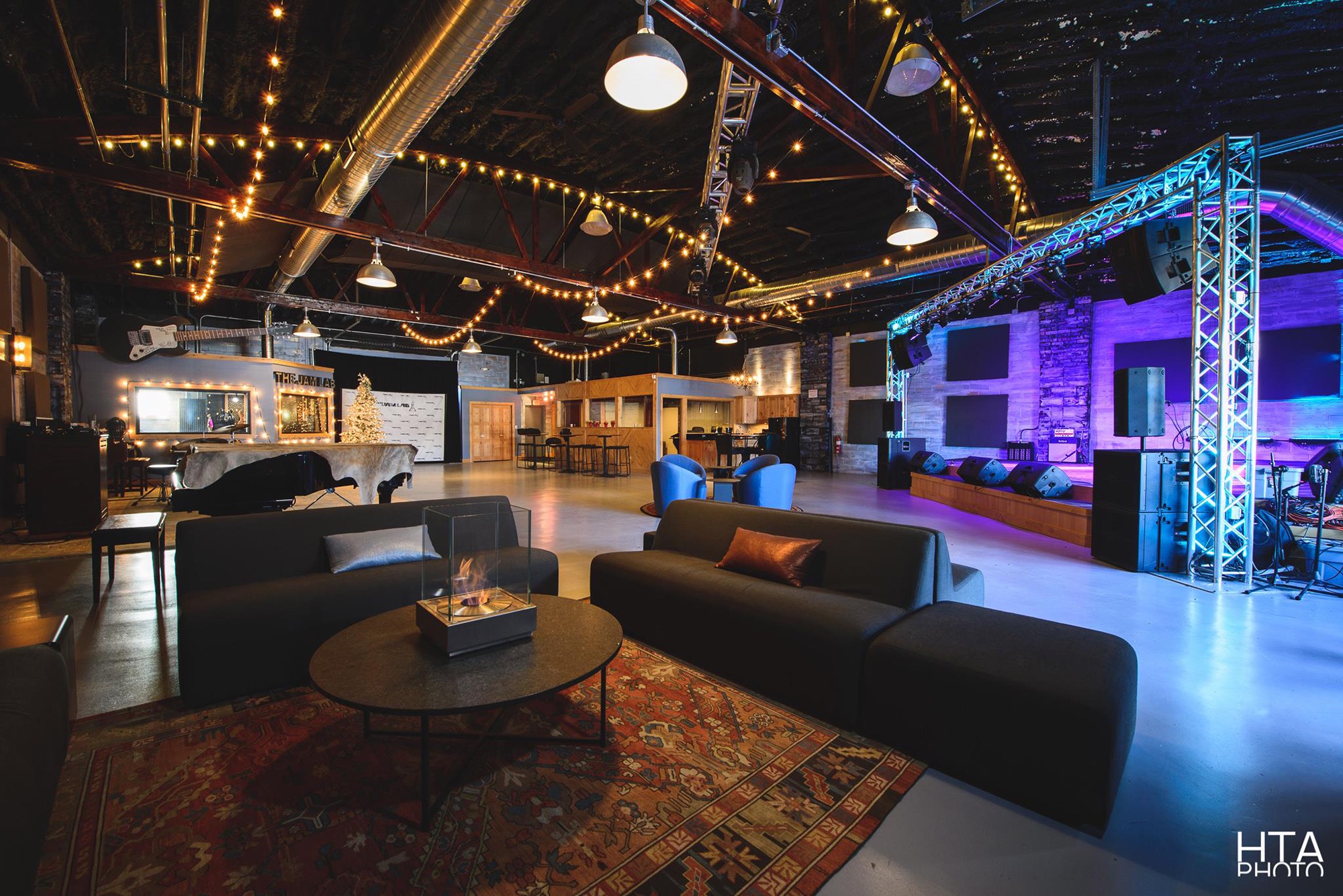 Jim Peterik’s Empty Arena Livestreams from Chicago’s Jam Lab Using ...