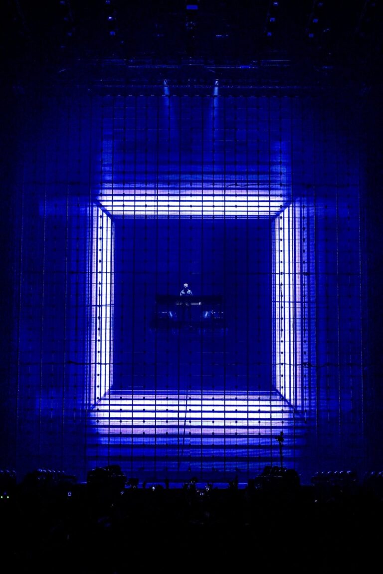 ROE Visual Vanish LED Screen To Reveal DJ Snake | PLSN