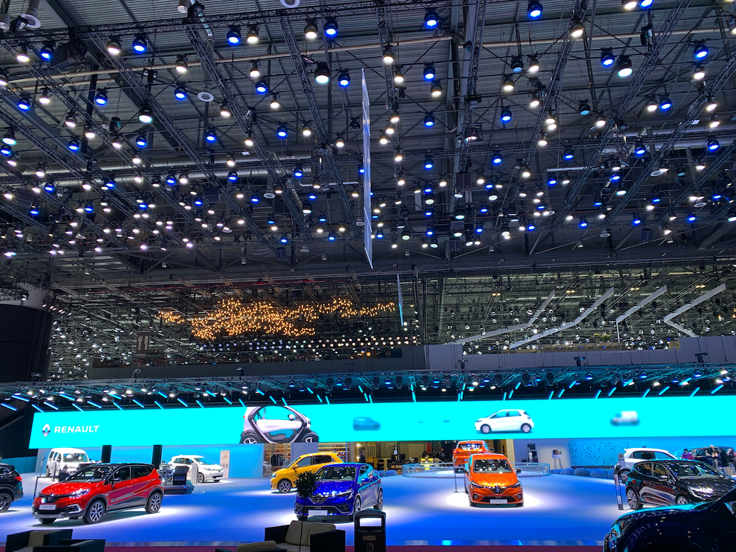 Pixway Chooses disguise to Drive Massive LED Video Screen for Renault ...