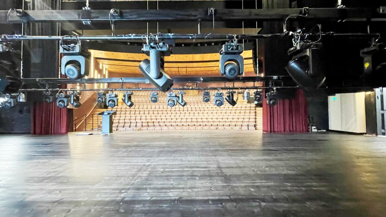 PROLIGHTS Lights up Tel Aviv Duhl Center | PLSN