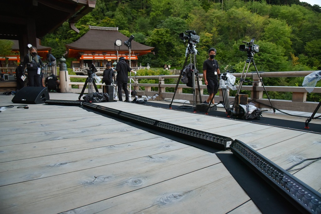 Robert Juliat Lighting Solution for First Foreign Concert Filming at ...