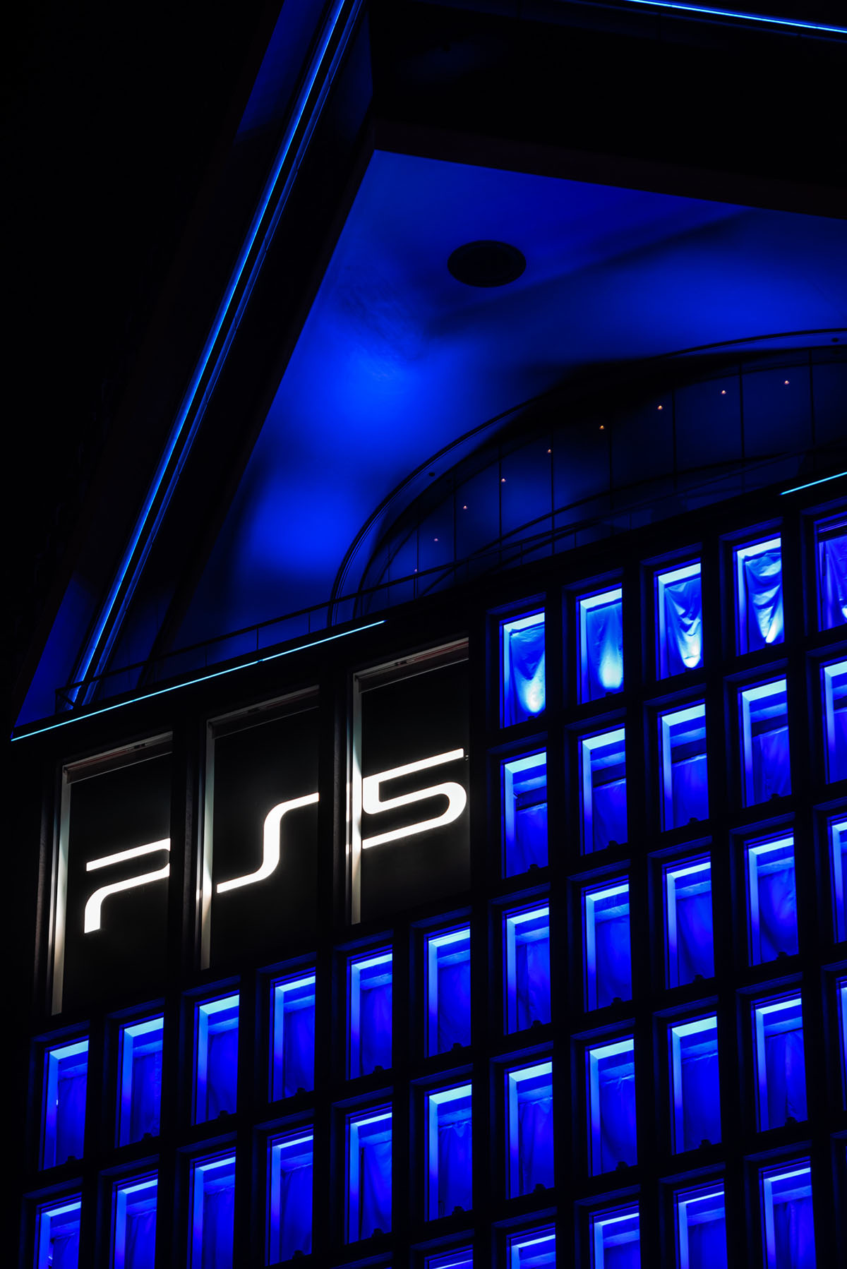 Robe Lights ADAM Tower for PS5 Launch Event | PLSN