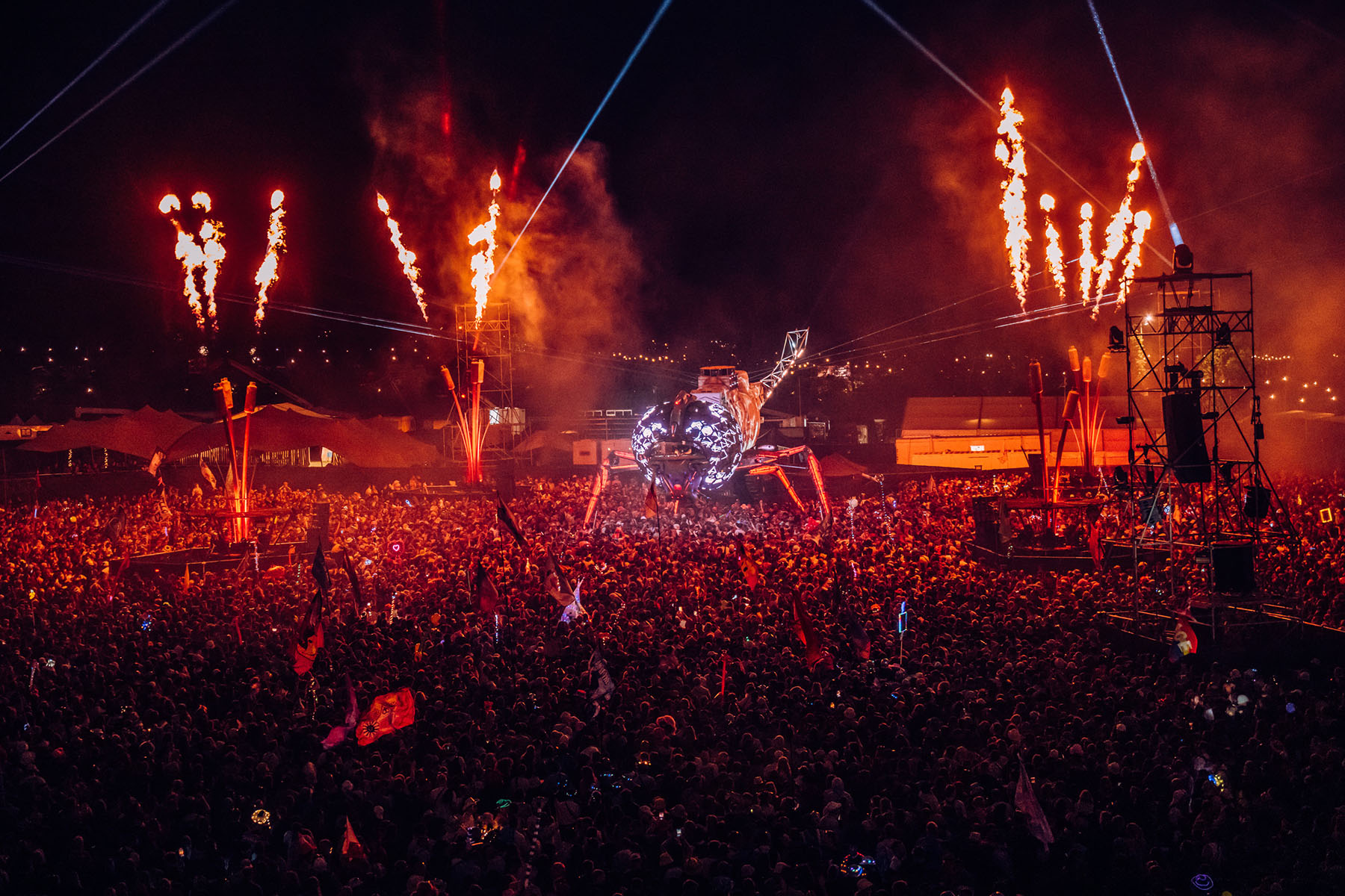 Arcadia Lights Up Glastonbury 2024 with Dragonfly and Robe iBOLTS | PLSN
