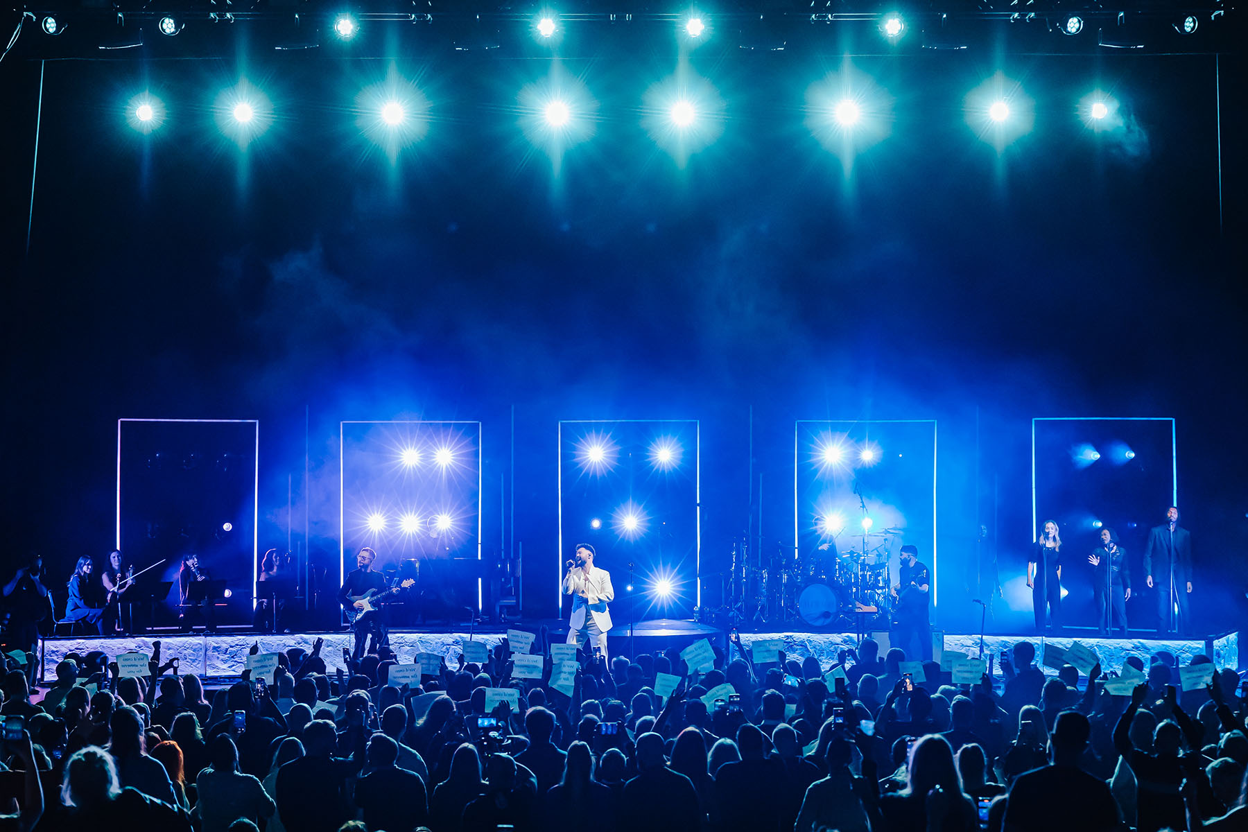 Robe Supports ‘The Songbook So Far’ World Tour with Calum Scott | PLSN