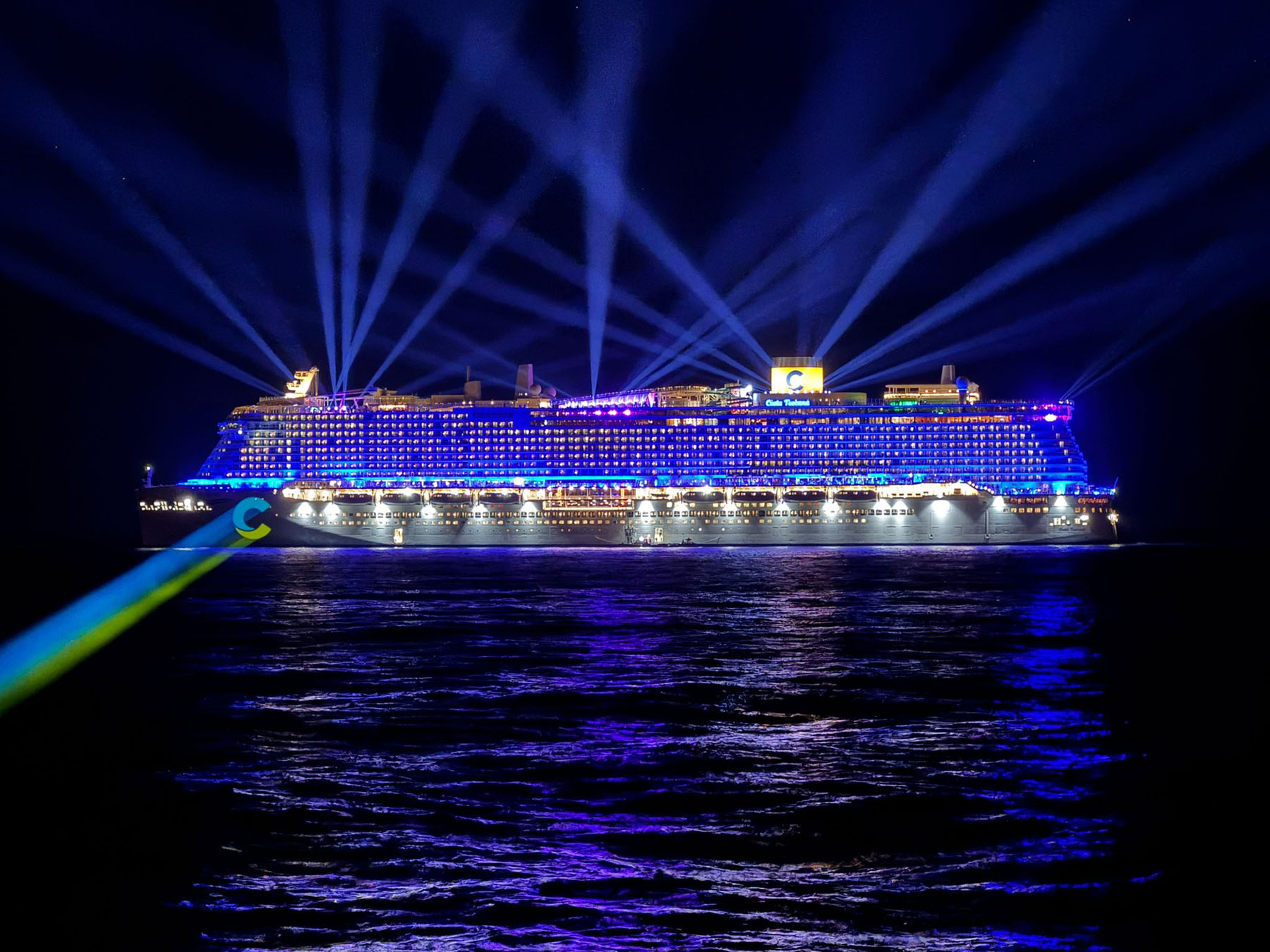 Costa Cruises Rocks Sanremo with Robe iBOLT Show | PLSN