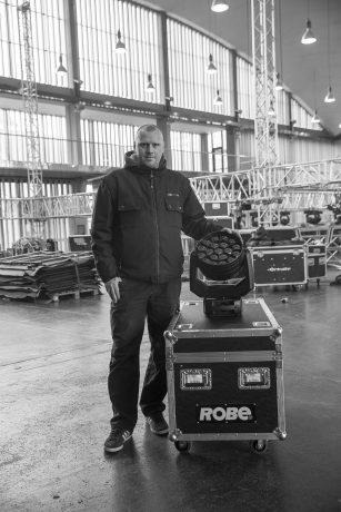 Intralite Shows Robe Commitment with MegaPointes & Spiiders | PLSN