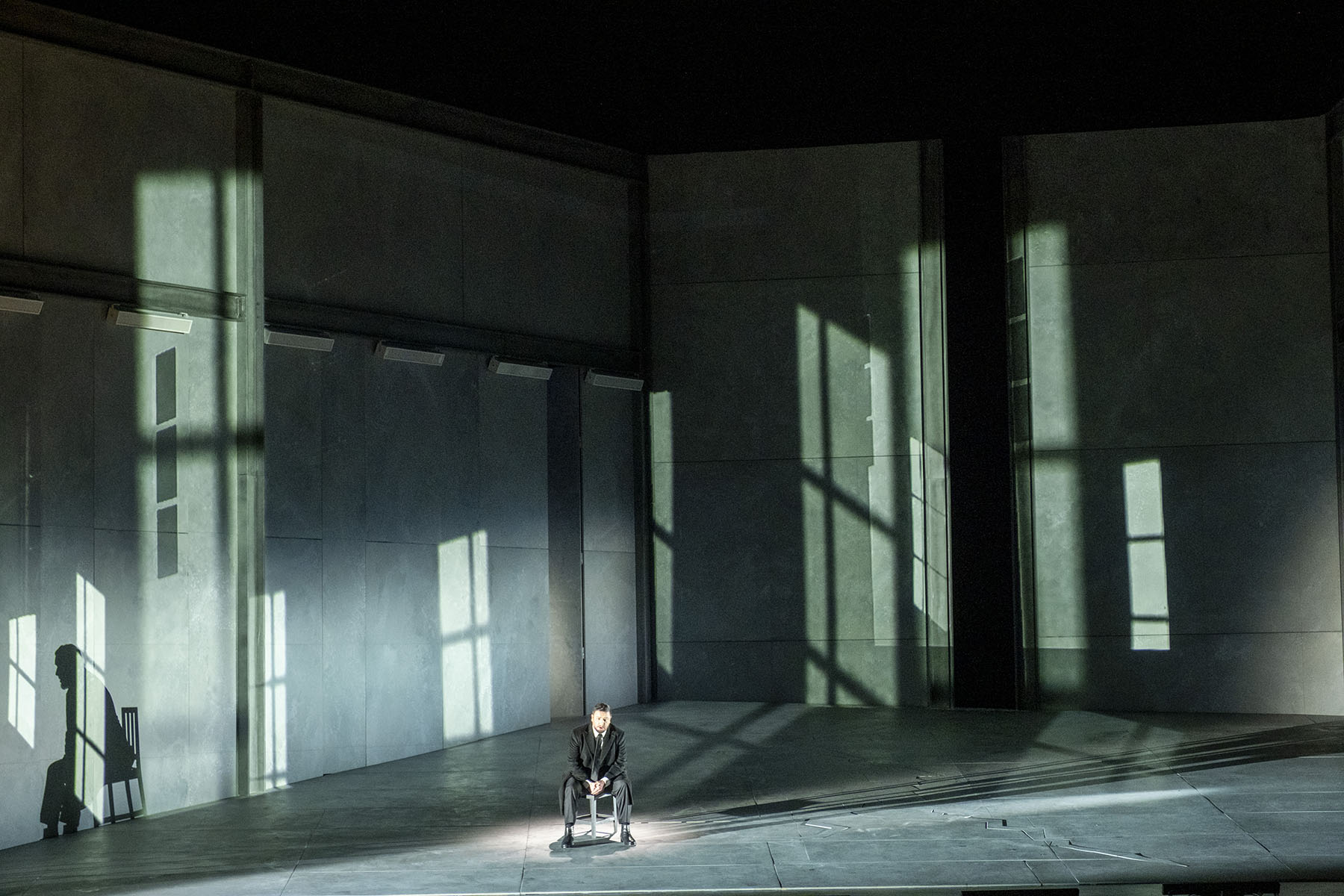 Robe Lights the Way for ‘Macbeth’ at New Zealand Opera | PLSN