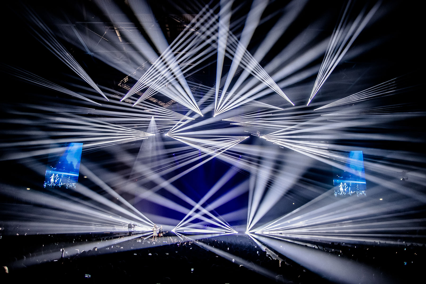 Croatian Band Celebrates Independent Spirit with Robe Fixtures | PLSN