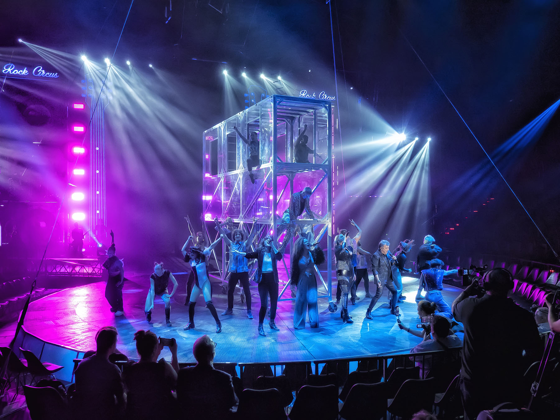 Robe Rocks the Circus Again | PLSN