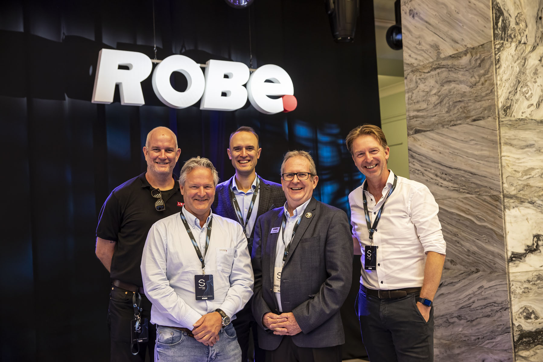 Robe Enjoys the Buzz at 2024 Scena Jutra – PLSN