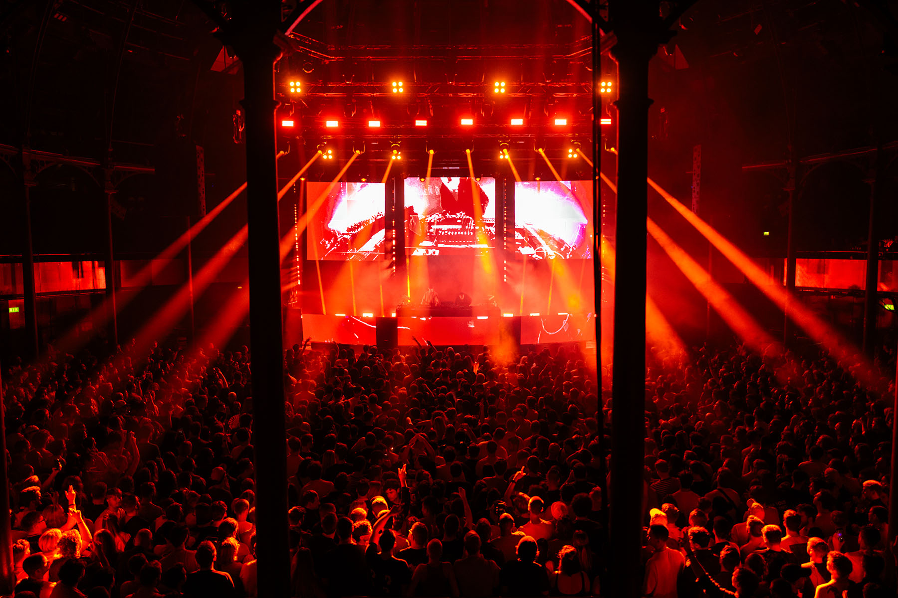 London's Roundhouse Rounds off All Robe Moving Light Rig with new ...