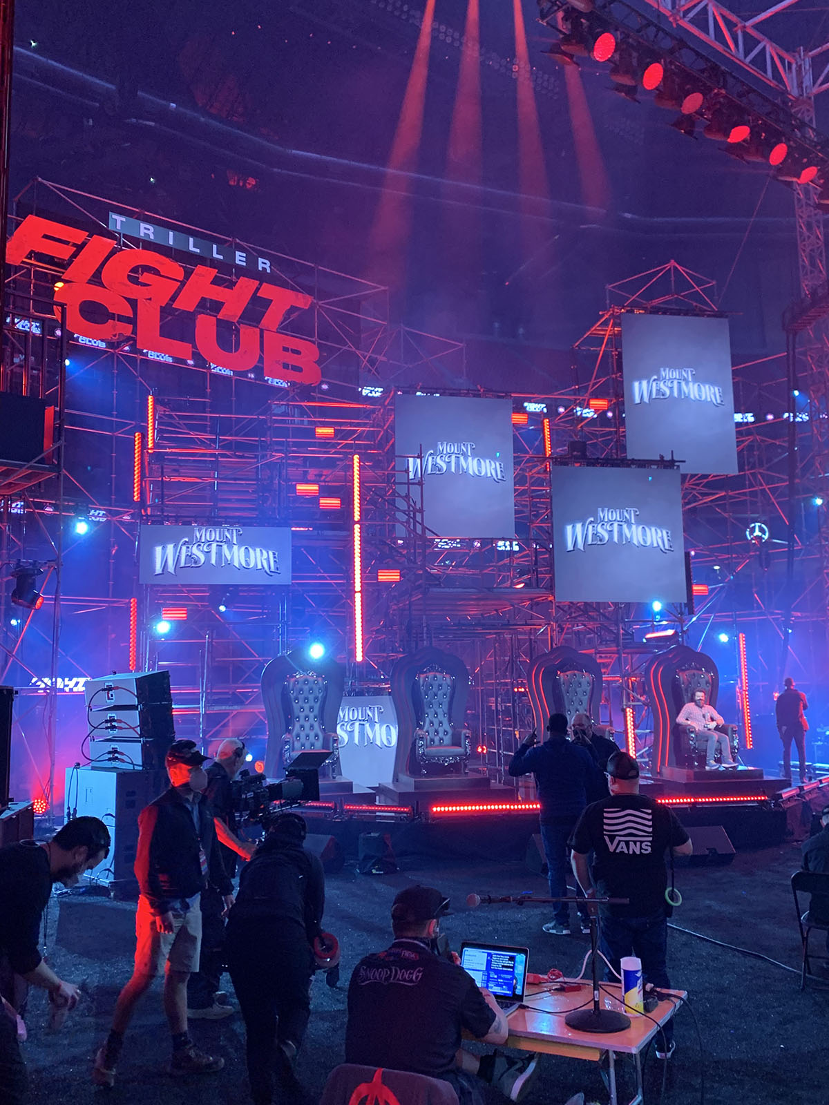 Robe Boxes Clever for Triller Fight Club Event | PLSN