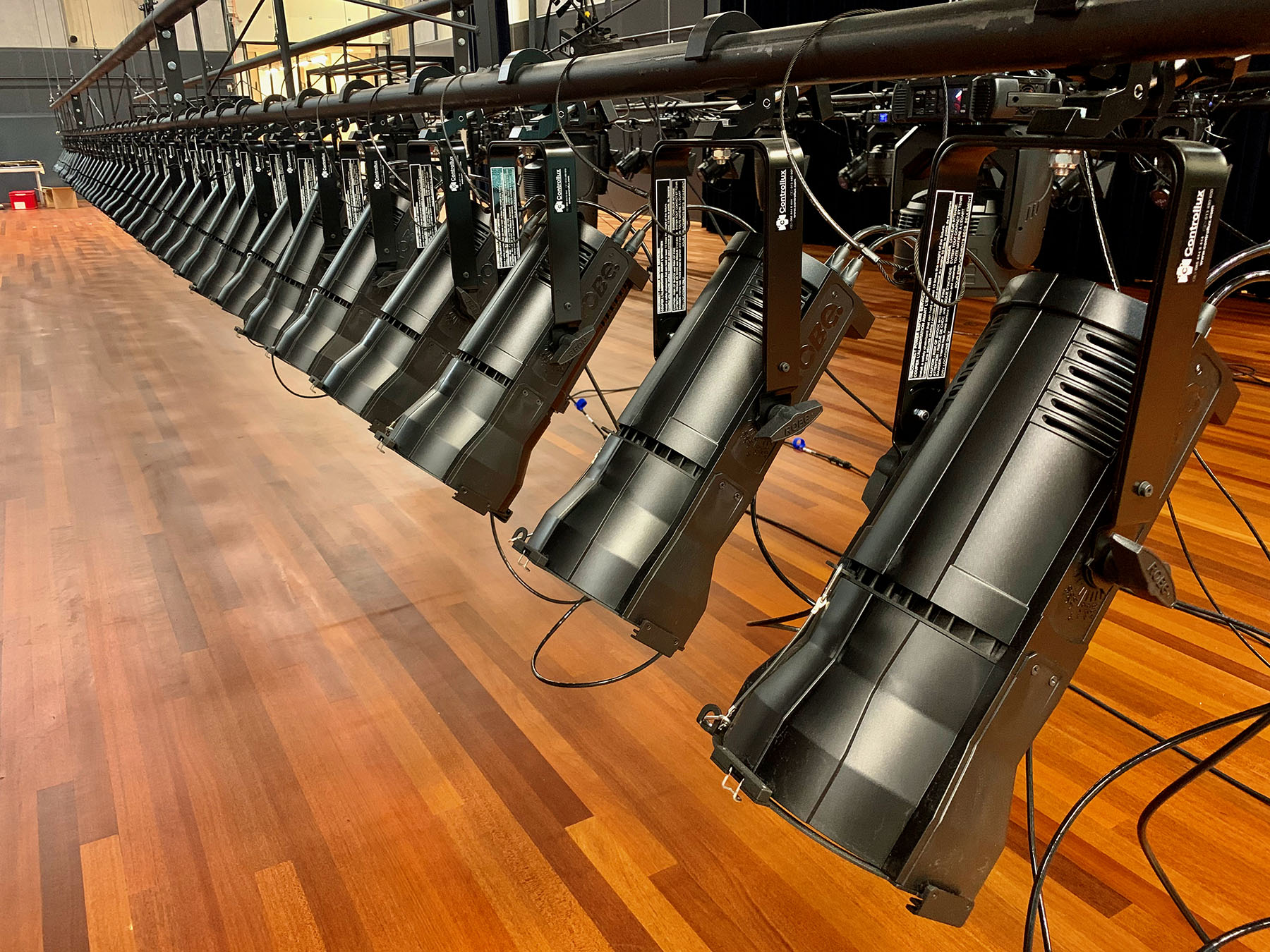 New Theater Zuidplein Invests in Robe LED Fixtures | PLSN