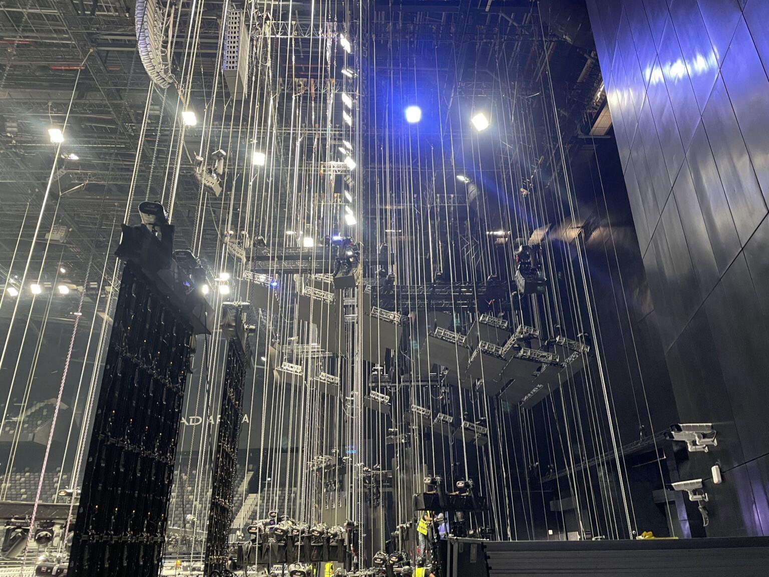 Unusual Rigging & Engineering Rigs The 2023 IIFA Awards at Etihad Arena ...